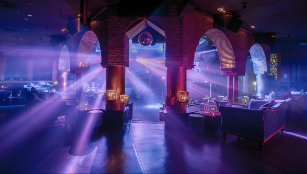 CLUB - Olivia Valere