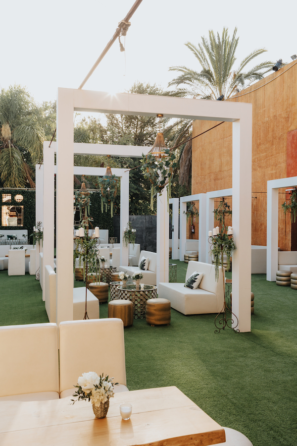 TERRACE - Olivia Valere